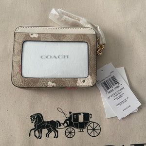 Coach | Bags | Coach Zip Card Case In Signature Canvas With Floral ...